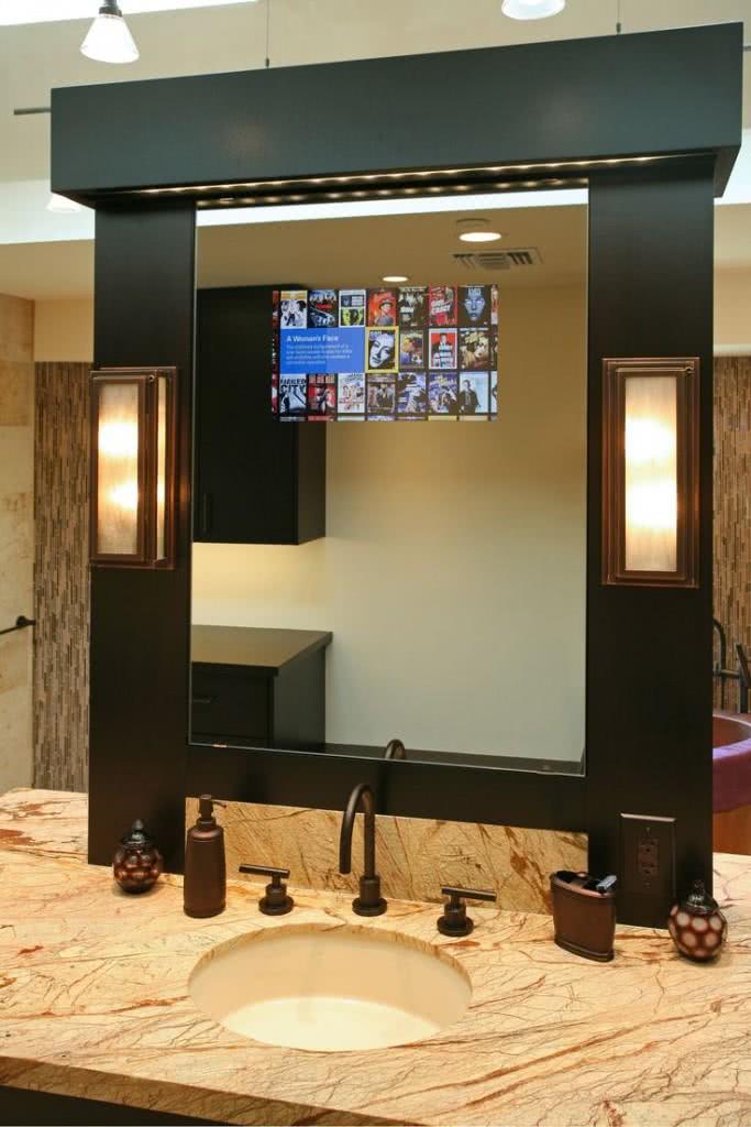 55 TVs Embutidas em Vidros, Espelhos e Portas Decoradas