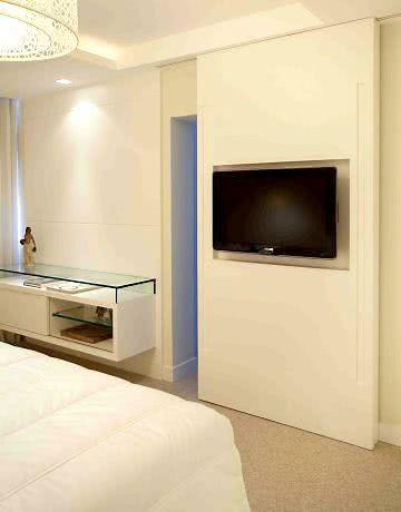 50 TVs Embutidas em Vidros, Espelhos e Portas Decoradas