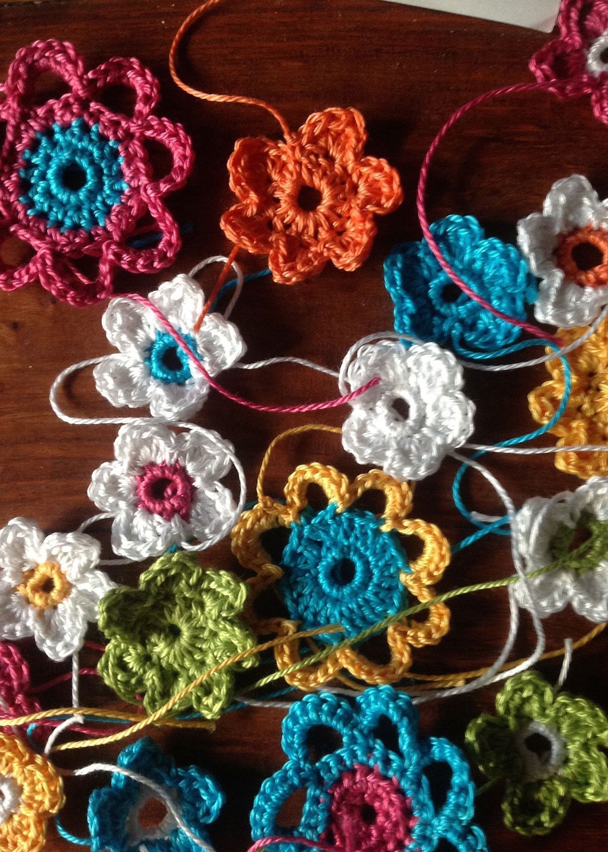 Flores de Crochê: 125 Modelos, Fotos e Passo a Passo