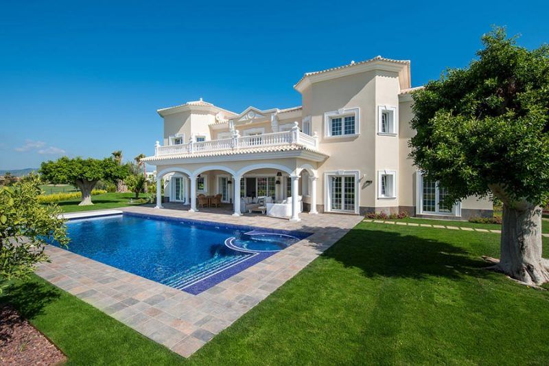 Casas Grandes: 54 Projetos, Fotos e Plantas para se Inspirar