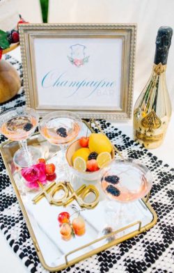 Chá Bar: O que é, Como Organizar, Lista de Presentes e Decoração