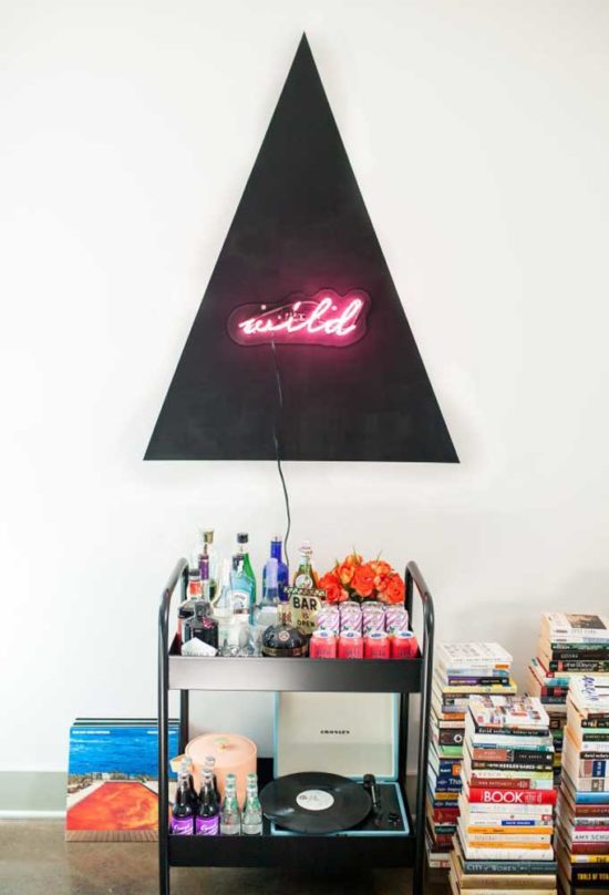 Decoração com Neon: 70 Fotos Inspiradoras e Modernas