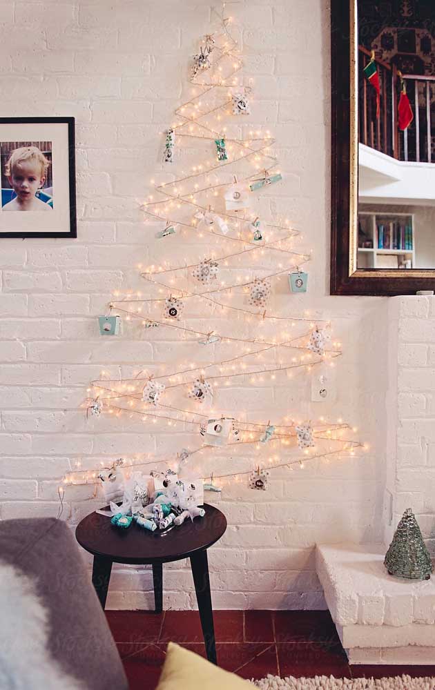 Árvore de Natal de Parede: Como Fazer e 60 Modelos Inspiradores com Fotos Árvore de Natal de Parede: Como Fazer e 60 Modelos Inspiradores com Fotos