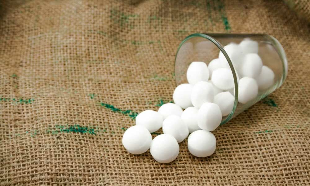 Para que serve Naftalina? O que é, Riscos e Como Usar com Segurança