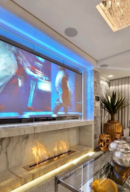 55 TVs Embutidas em Vidros, Espelhos e Portas Decoradas