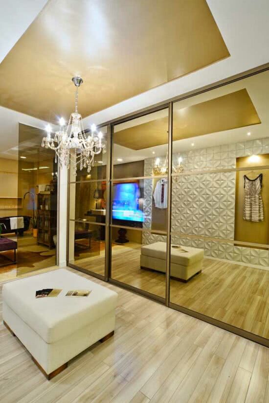 55 TVs Embutidas em Vidros, Espelhos e Portas Decoradas