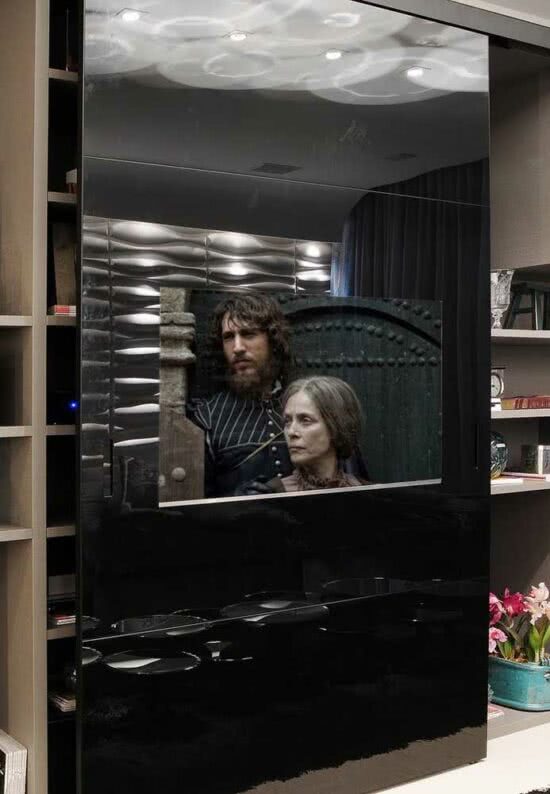 55 TVs Embutidas em Vidros, Espelhos e Portas Decoradas