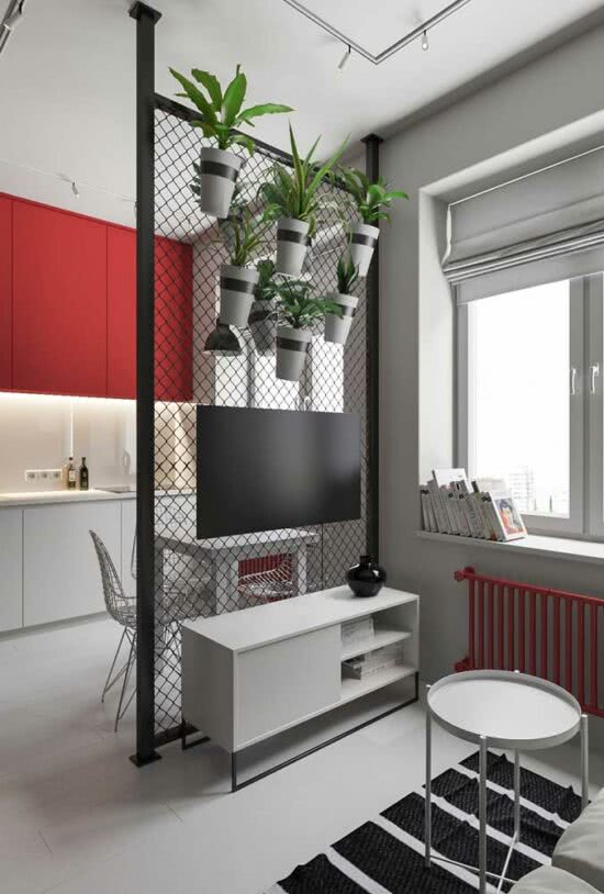 55 TVs Embutidas em Vidros, Espelhos e Portas Decoradas