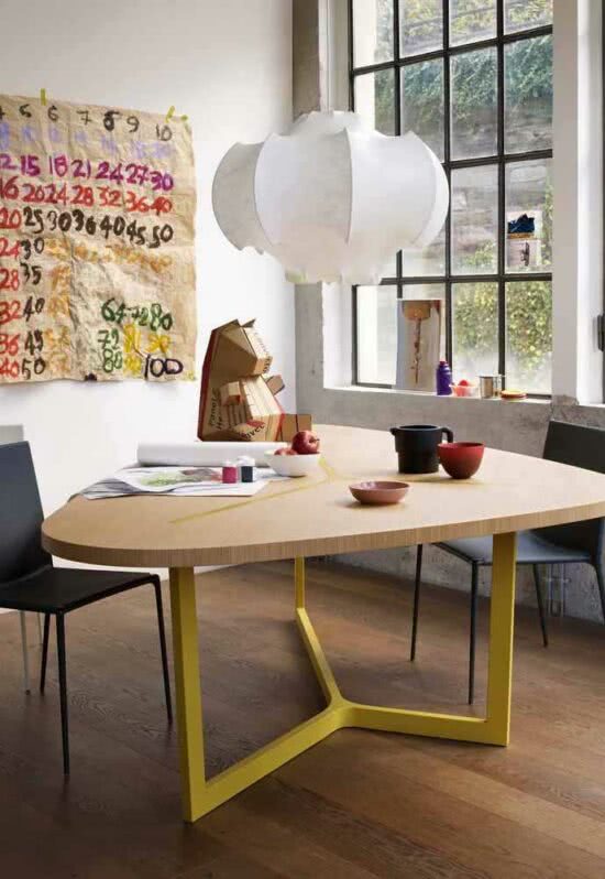Mesa Triangular: 51 Modelos Lindos para Decorar Ambientes