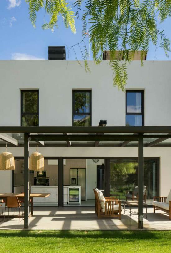 Pergolado de Vidro: O que é, Vantagens, Dicas e Fotos para se Inspirar