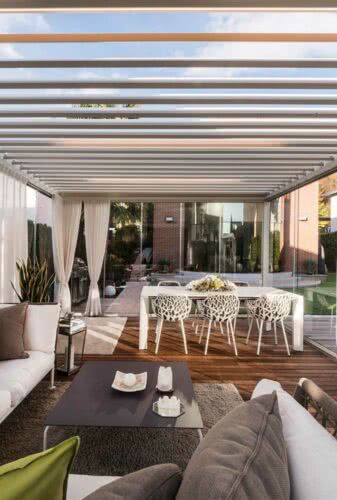 Pergolado de Vidro: O que é, Vantagens, Dicas e Fotos para se Inspirar