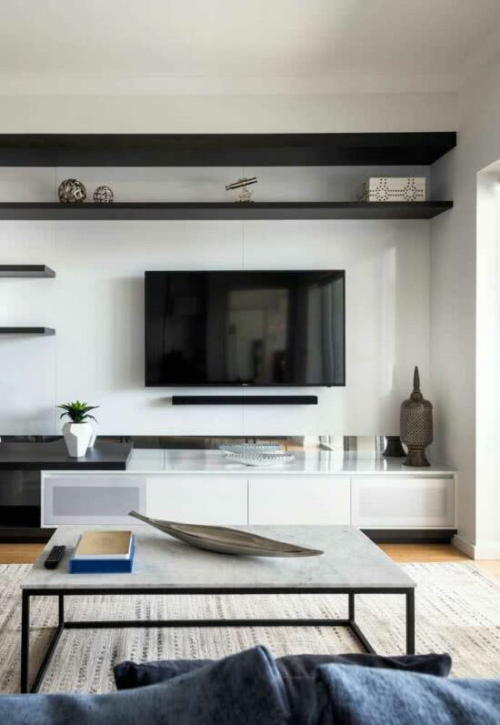 TV na Parede: Como colocar, Tipos de suporte e Fotos para se inspirar