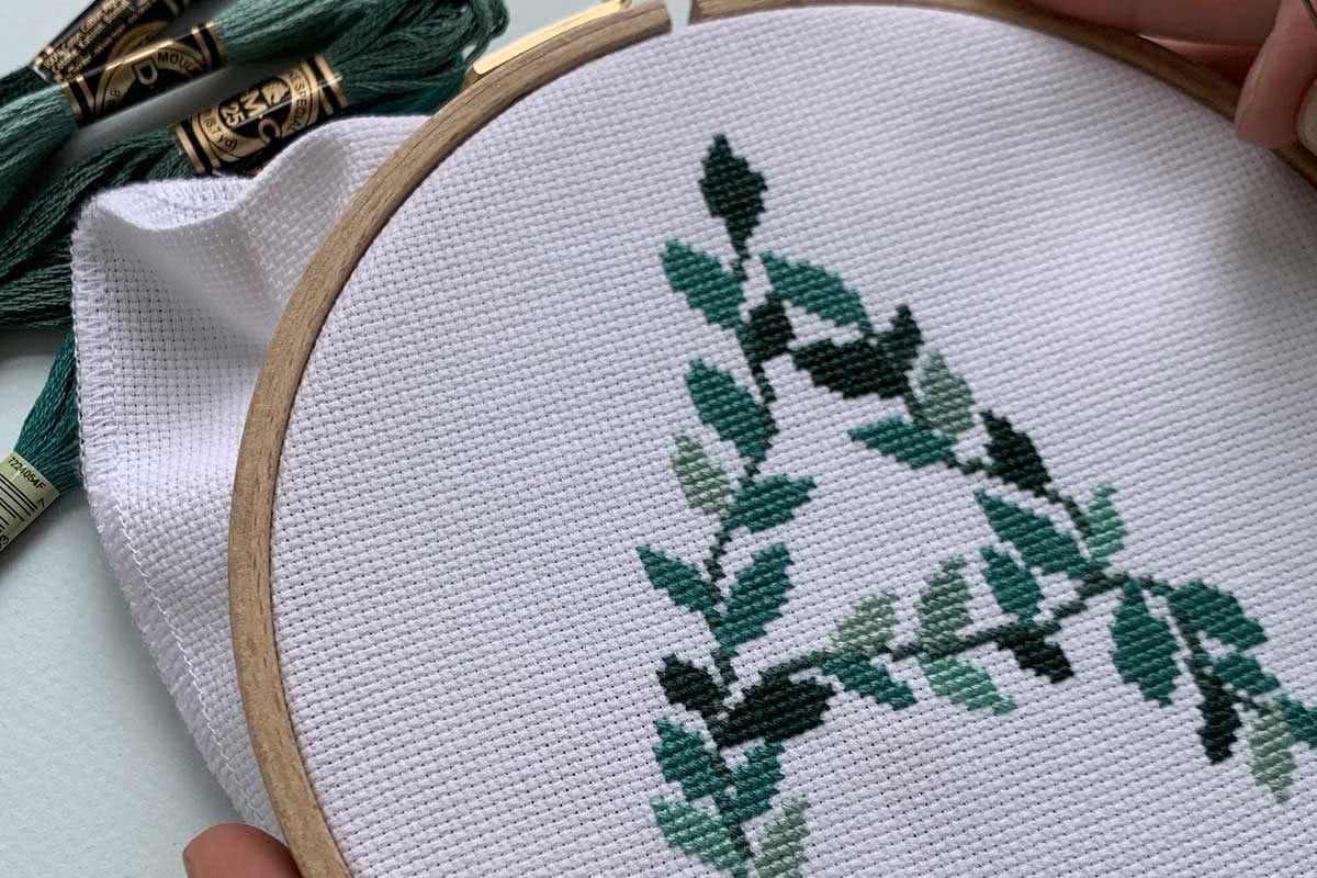 Letras em Ponto Cruz: Como Fazer Passo a Passo e Fotos Lindas