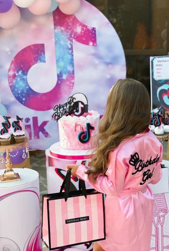 Festa Tik Tok: 50 Ideias e Fotos lindas para Decorar com o Tema