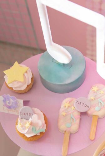 Festa Tik Tok: 50 Ideias e Fotos lindas para Decorar com o Tema