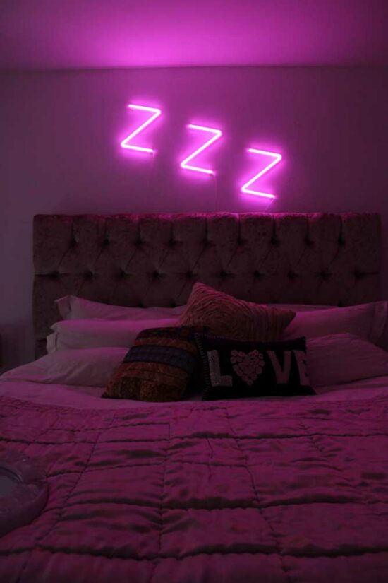 Quarto Neon: 50 Ideias Eletrizantes que Chamarão sua Atenção