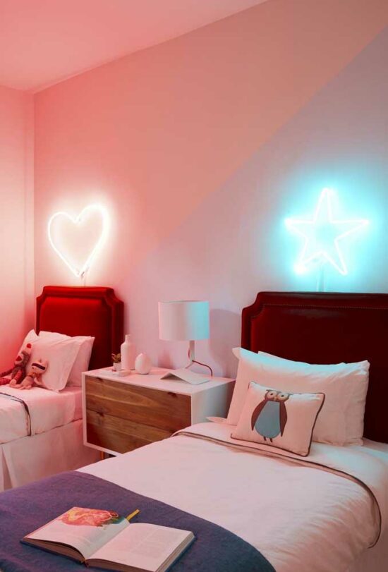Quarto Neon: 50 Ideias Eletrizantes que Chamarão sua Atenção