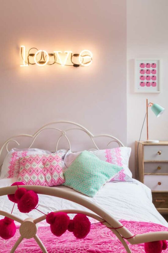 Quarto Neon: 50 Ideias Eletrizantes que Chamarão sua Atenção
