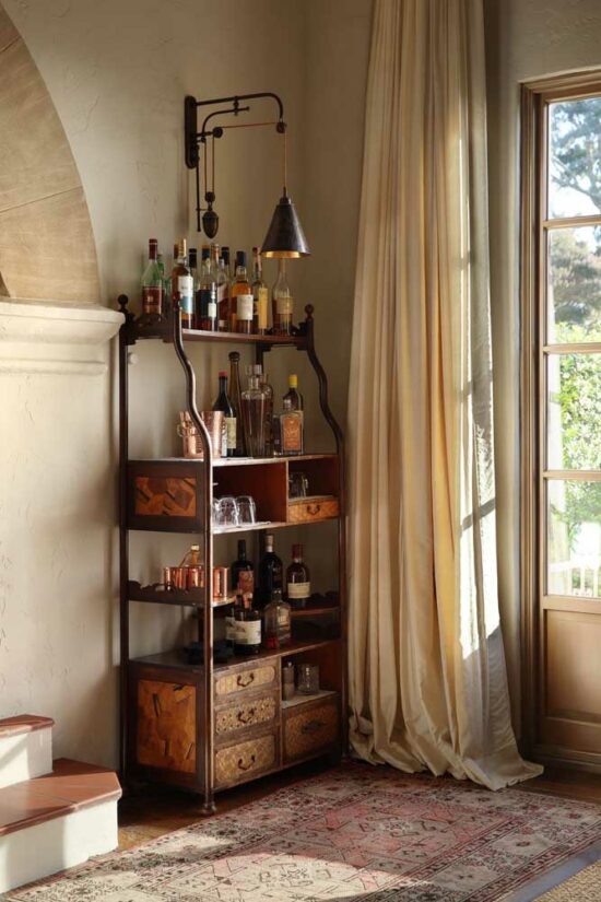 Móveis Antigos: Como Garimpar, Restaurar e 50 Ideias na Décor