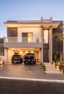 Fachadas de Casas Simples com Varanda: 50 Ideias com Fotos