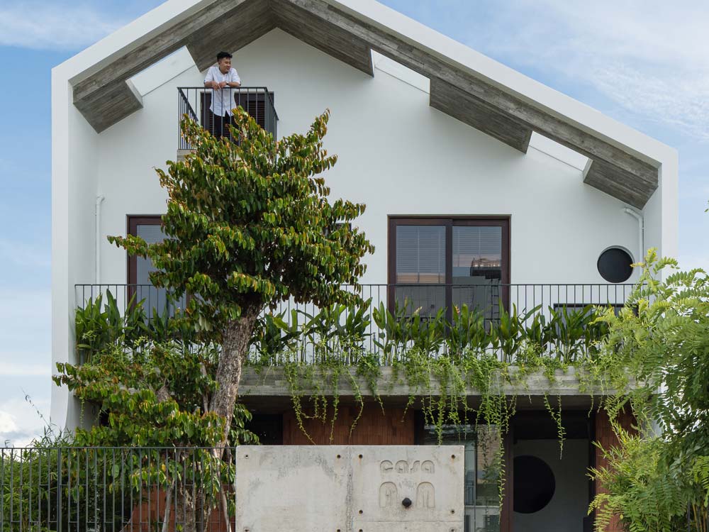 Fachadas de Casas Simples com Varanda: 50 Ideias com Fotos