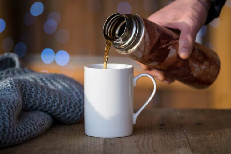 Como Tirar Cheiro de Café da Garrafa Térmica: Passo a Passo