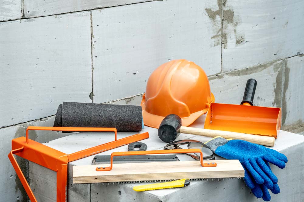 Ferramentas de Pedreiro: 20 Itens Essenciais Para Montar Seu Kit