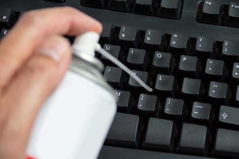 Como Limpar Teclado de Notebook: 4 Técnicas Fáceis e Simples Como Limpar Teclado de Notebook: 4 Técnicas Fáceis e Simples