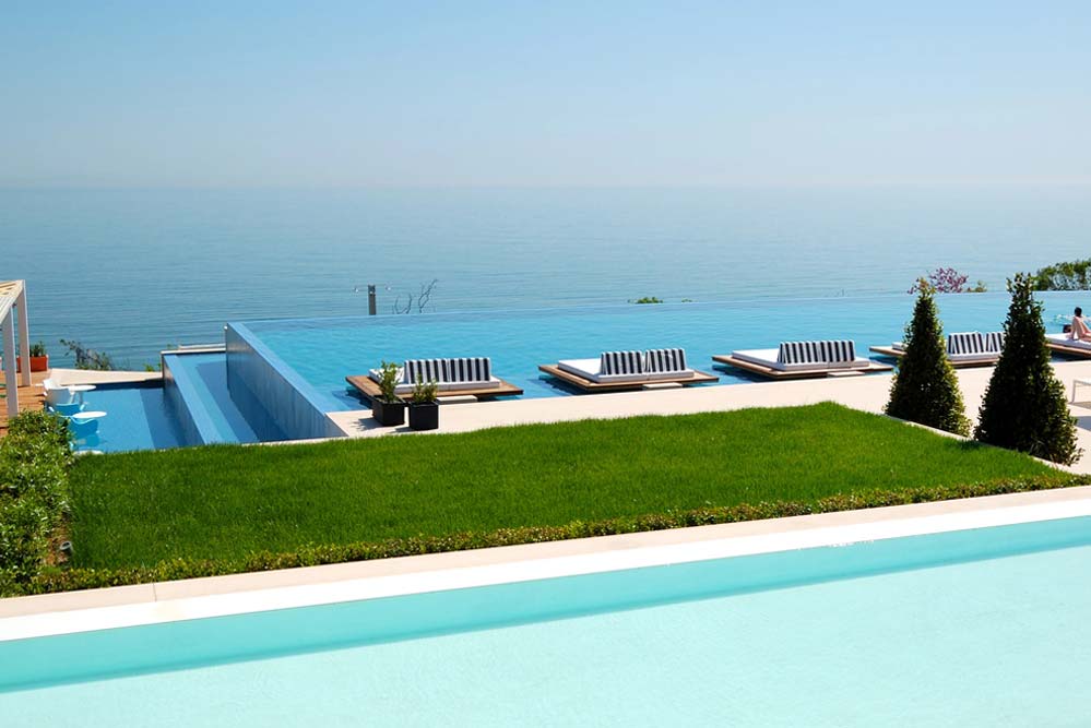 Tipos de Piscina: Como Escolher, Vantagens e Desvantagens